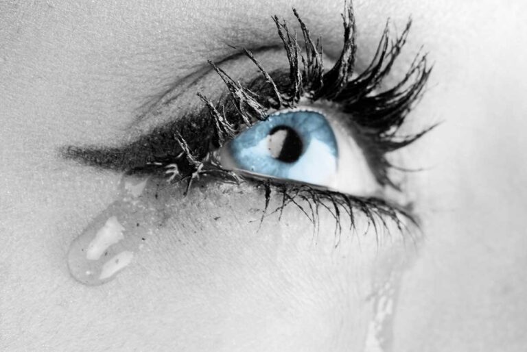 The Healing Power of Emotional Tears: 3 Important Lessons